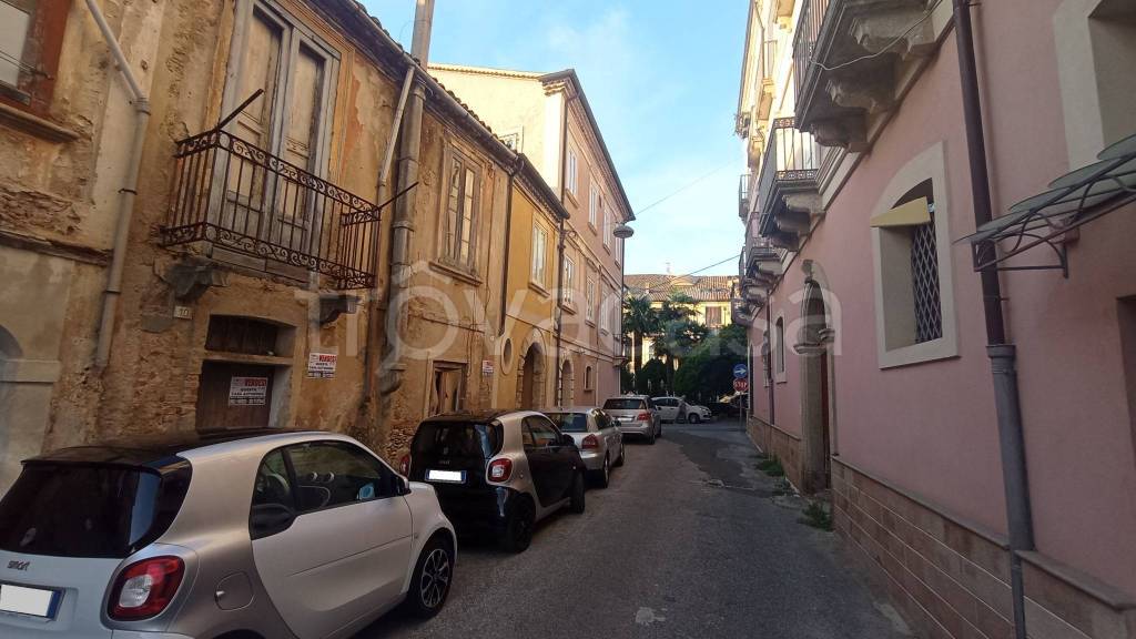 Casa Indipendente in vendita a Vibo Valentia via Abate Pignatari