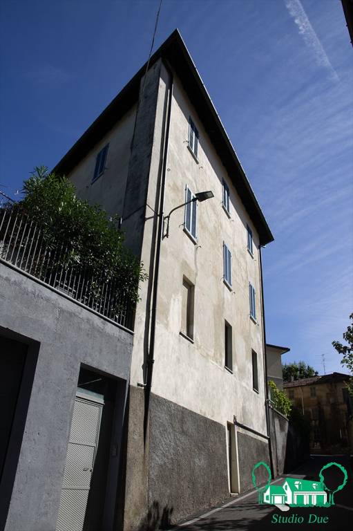 Appartamento in vendita a Cantello via Podgora