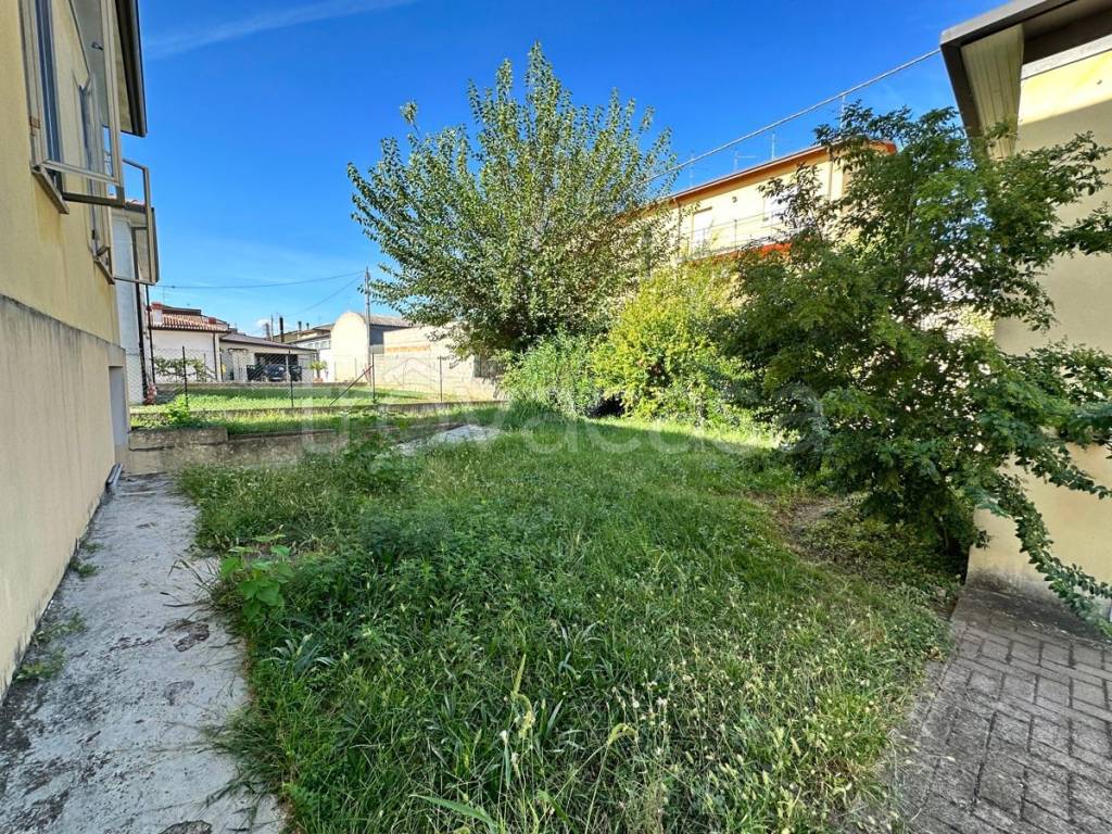 Casa Indipendente in vendita a Bovolone via Goffredo Mameli, 8