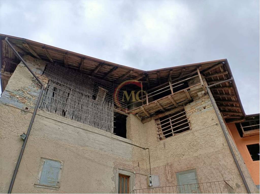 Casa Indipendente in vendita a Comano Terme via Lomasone, 54