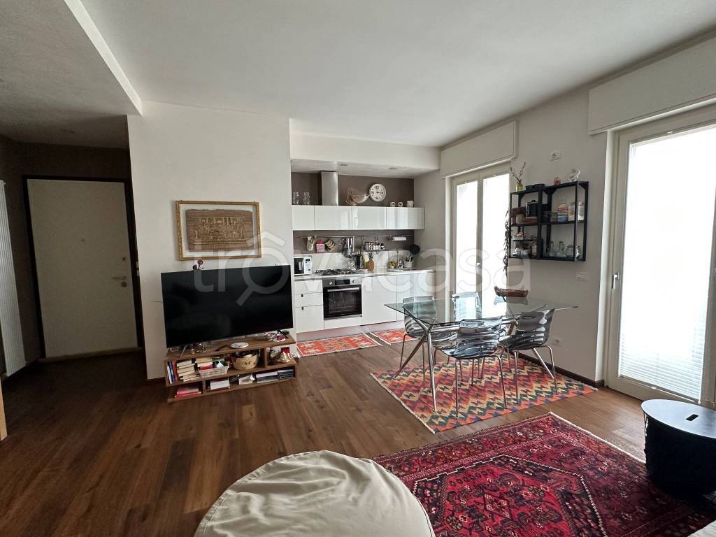 Appartamento in in vendita da privato a Vicenza via Guido Gozzano, 9