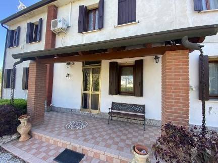 Casa Indipendente in vendita ad Adria cavanella po Strada Prov.Le 41, 0