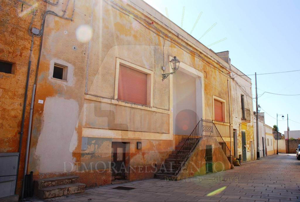 Casa Indipendente in vendita a Castrignano del Capo via Giuseppe Mazzini, 2