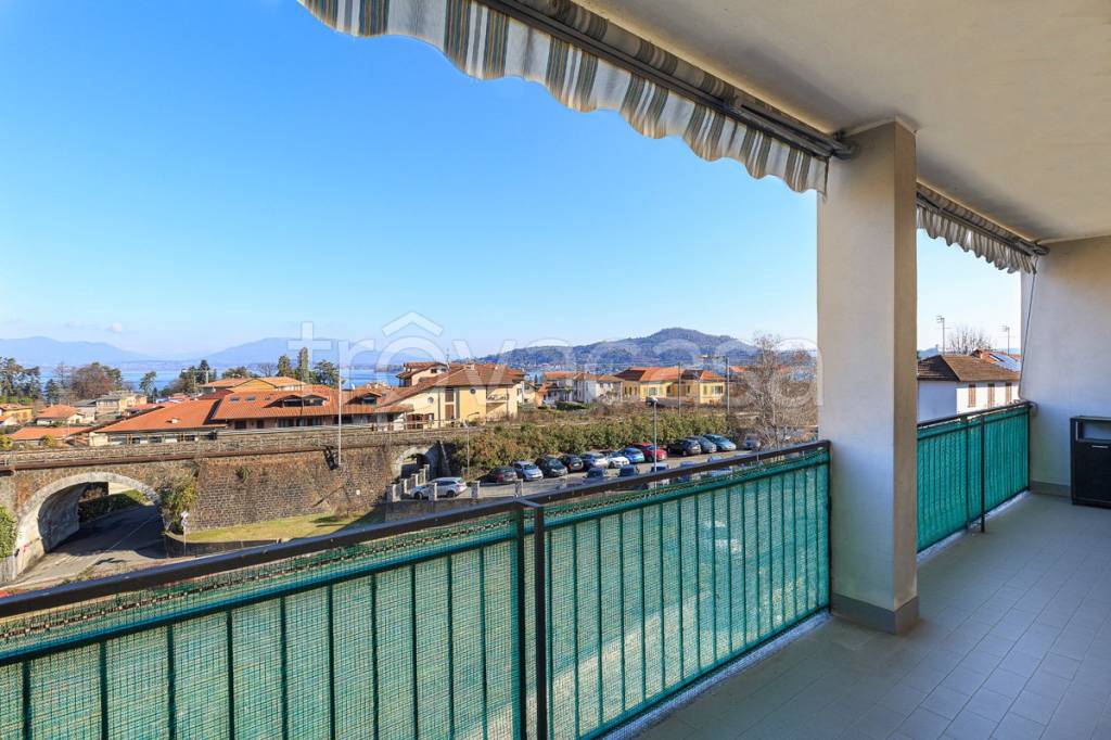 Appartamento in vendita a Meina via Romolo Minazza, 24