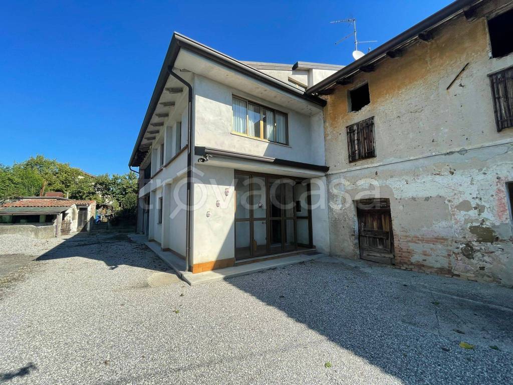 Rustico in vendita a Villesse via Madonna del Piano