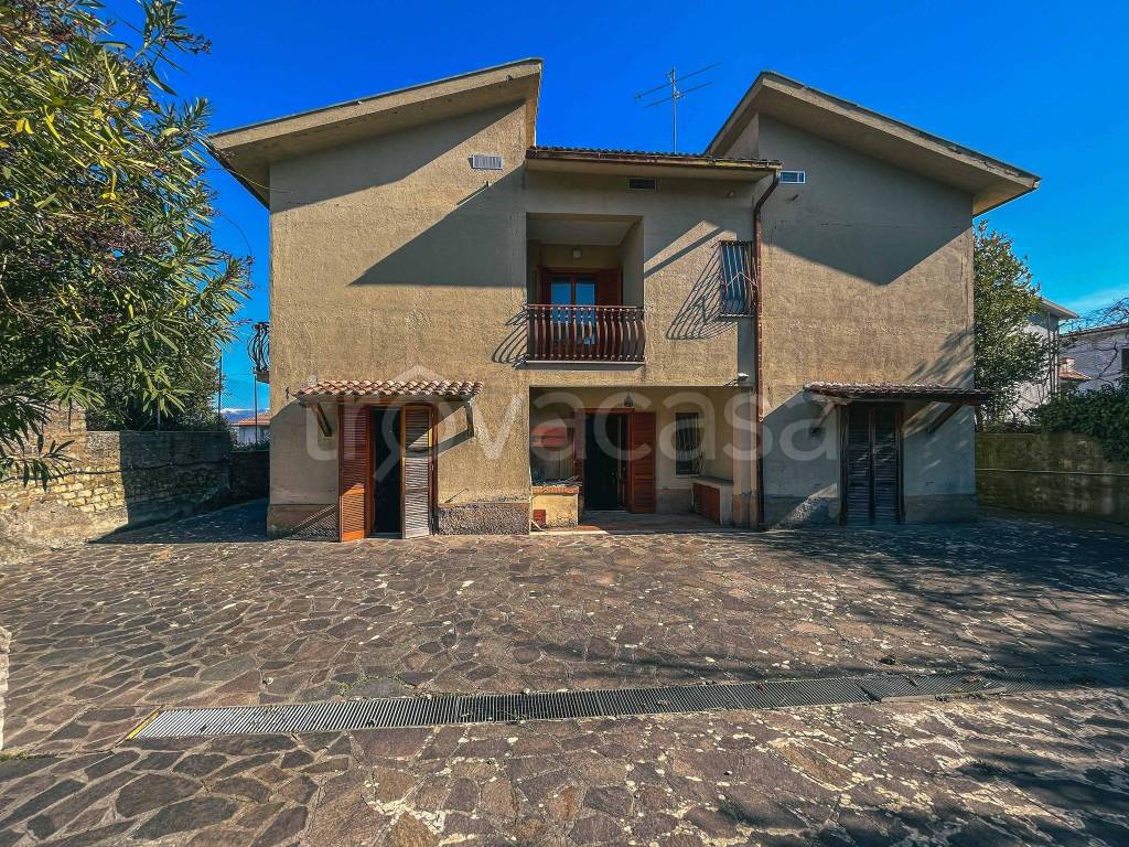 Villa in vendita a Poggio Nativo via Archipiglione