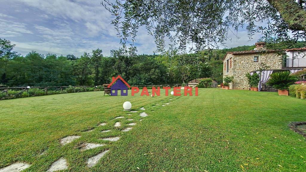 Colonica in vendita a Pescia via di Aramo