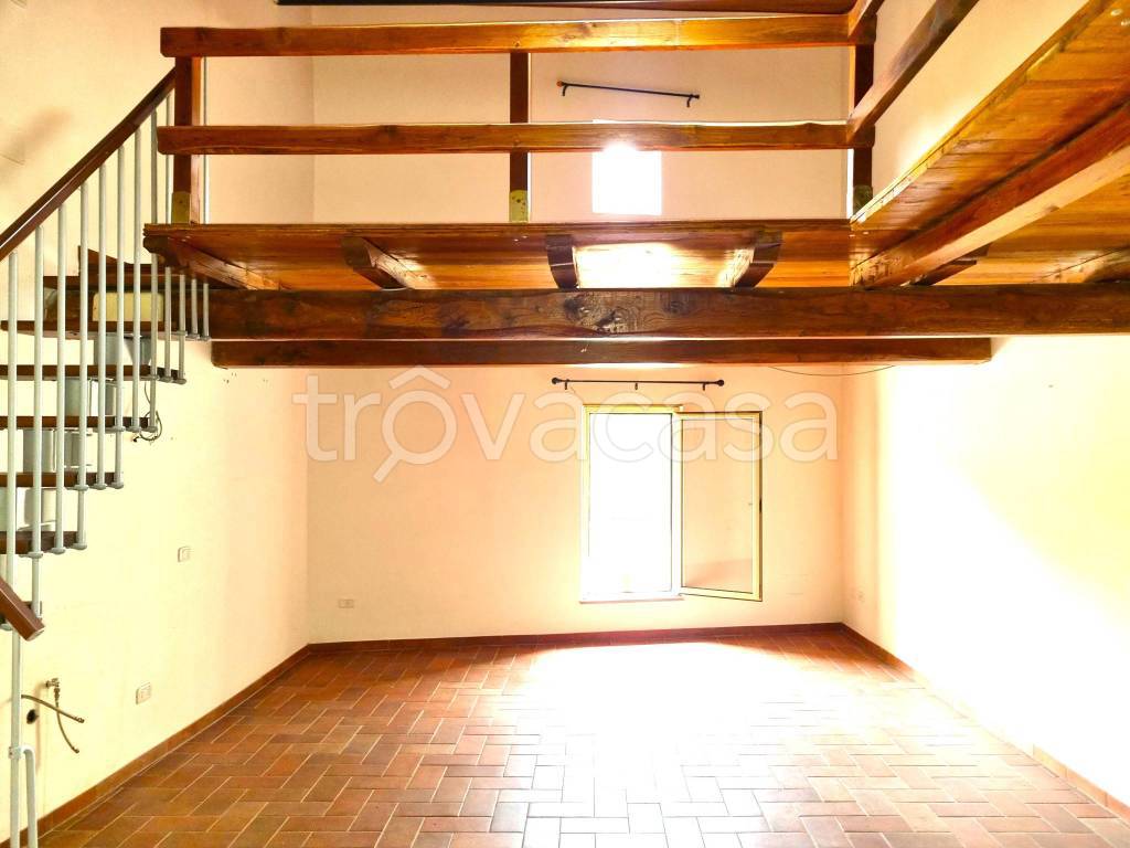 Appartamento in vendita a Caprarola via Giuseppe Mazzini, 28