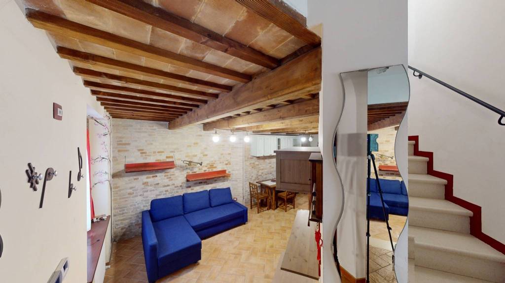 Casa Indipendente in vendita a Montecassiano via San Francesco, 13