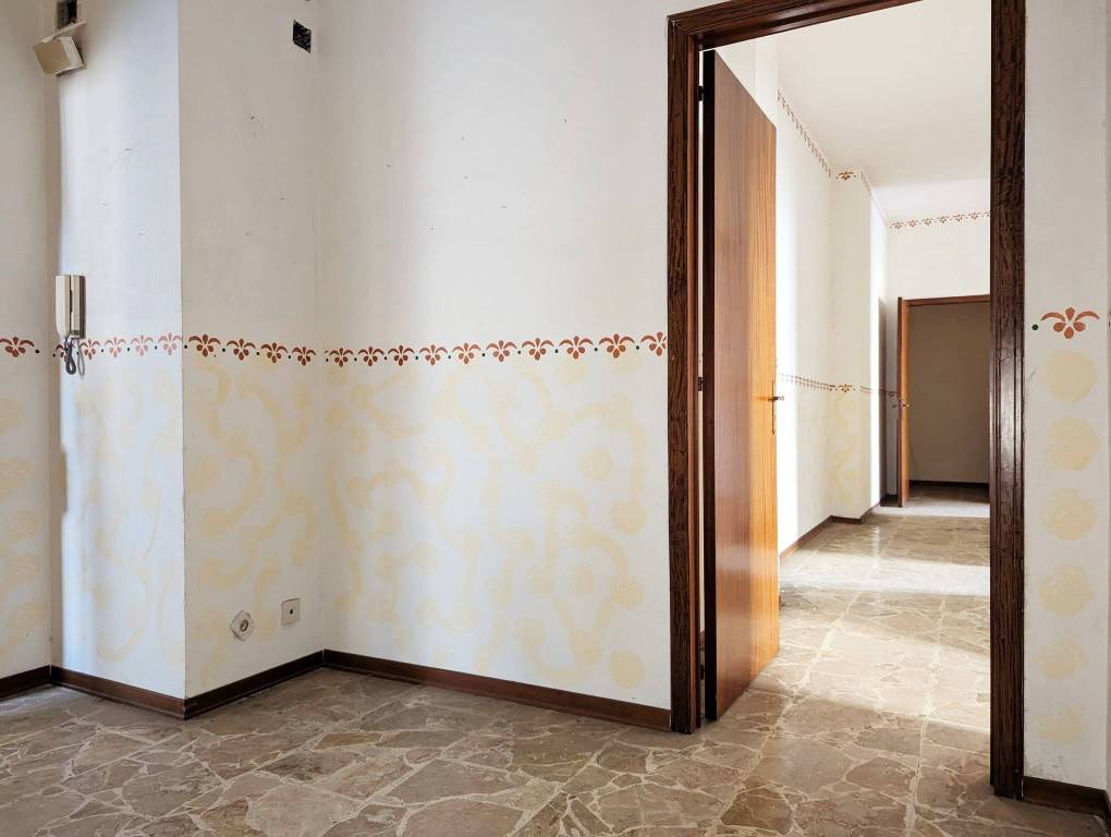 Appartamento in vendita ad Aci Catena via Roma