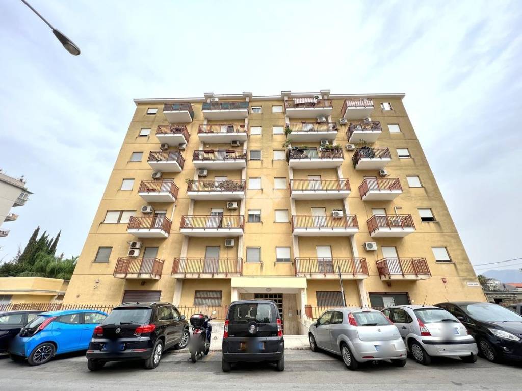 Appartamento in vendita a Palermo via Vito Fazio Allmayer, 3