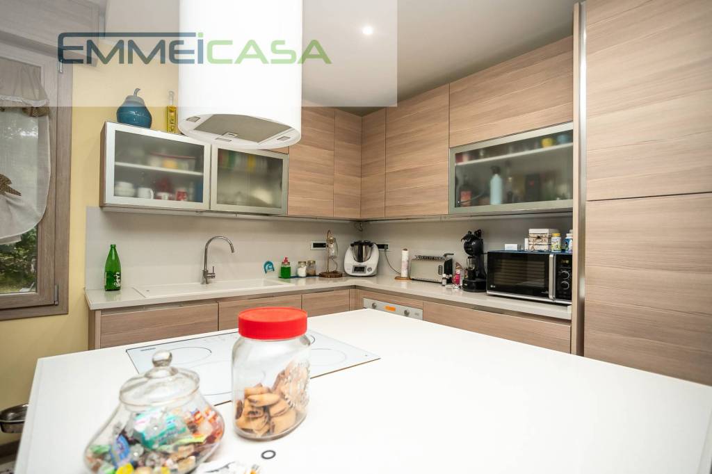 Appartamento in vendita a Modena via Giuseppe Luosi