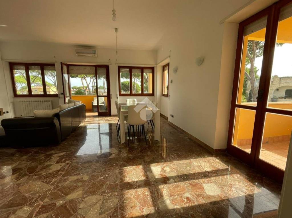 Villa Bifamiliare in vendita a Terracina baia d'Ulisse