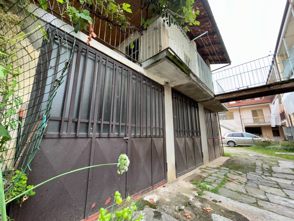 Appartamento in vendita a Barge viale Giuseppe Mazzini