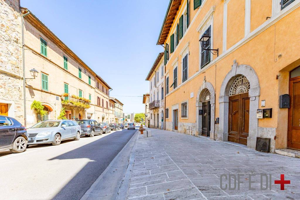 Appartamento in vendita a Monticiano via Agostino Barazzuoli