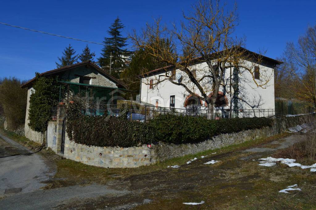 Villa in vendita a Piana Crixia località Rossi