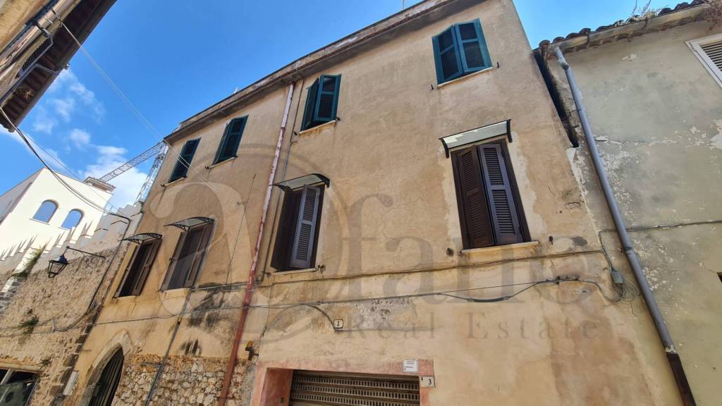 Rustico in vendita a Priverno via Campo Di Fiori