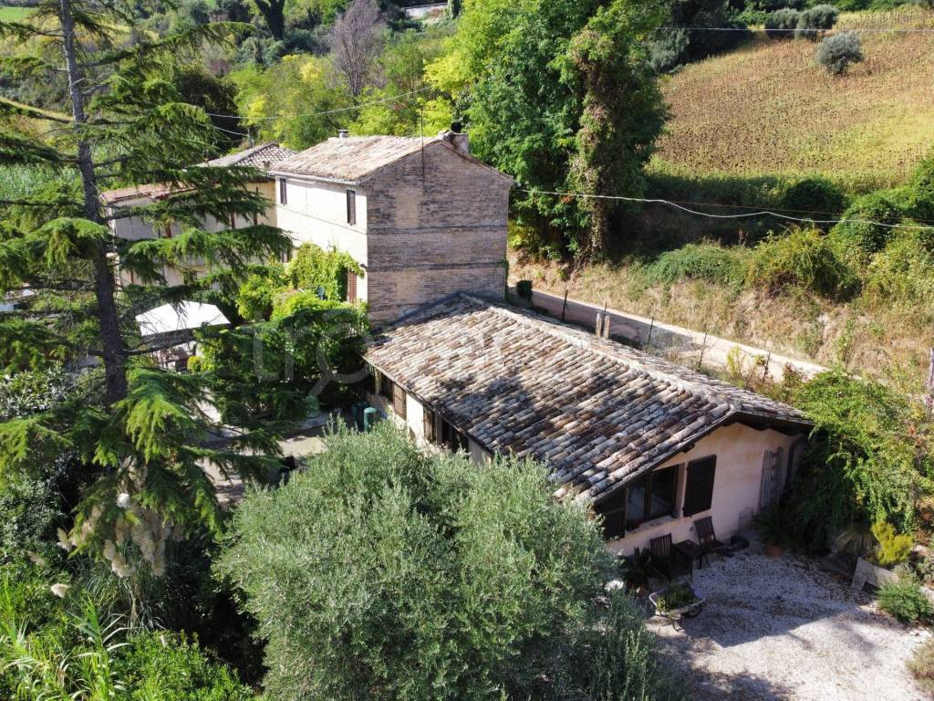 Rustico in vendita a Monte Vidon Corrado