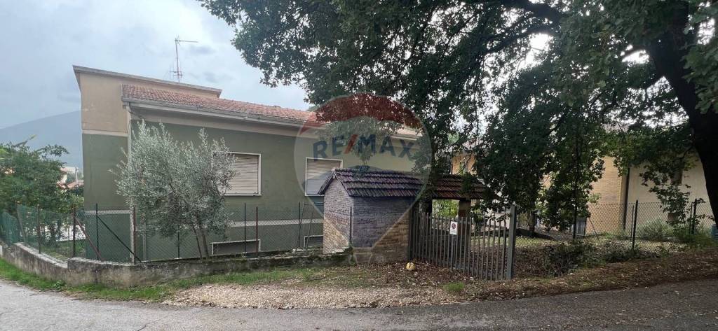 Casa Indipendente in vendita a Foligno via Filippo Brunelleschi, 81