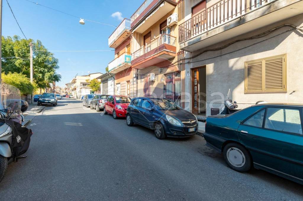 Appartamento in vendita a Catania via Pedara, 57