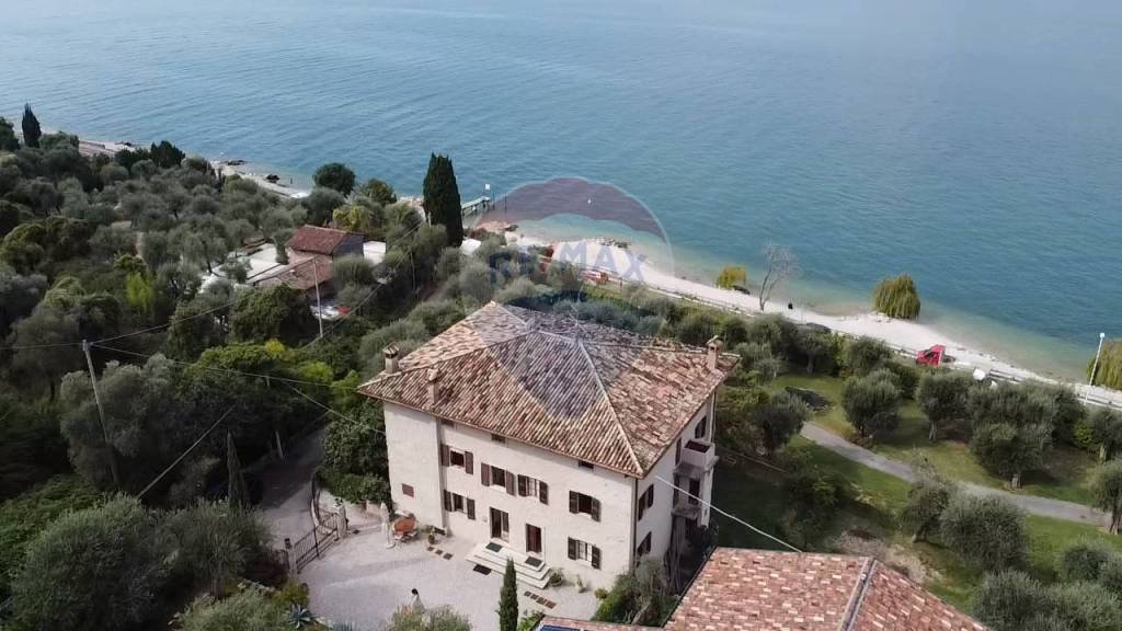 Appartamento in vendita a Torri del Benaco