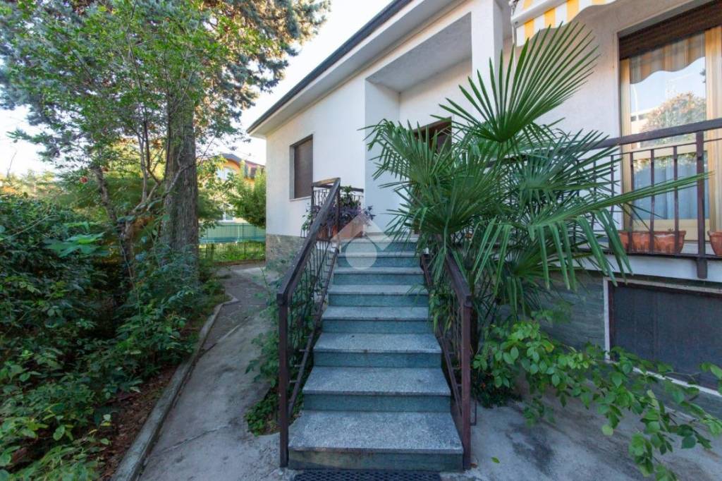 Villa in vendita ad Arese via Monte Grappa, 8