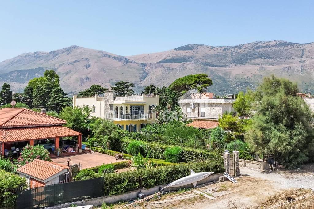 Villa in vendita a Carini via Bernardo Mattarella, 106