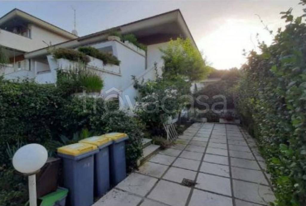 Appartamento all'asta ad Anzio via delle Margherite, 87