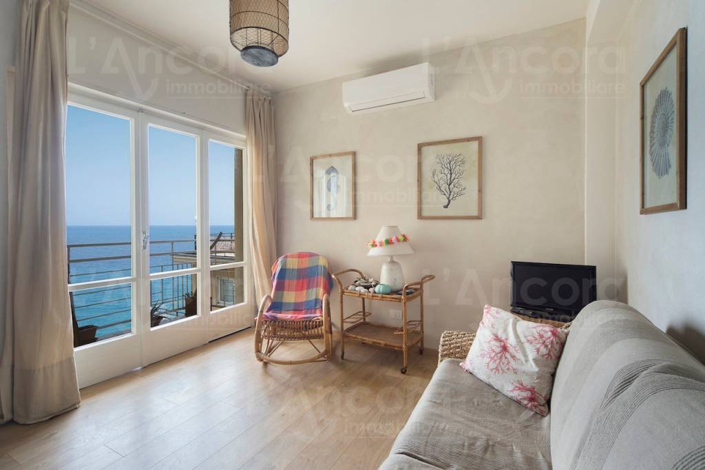 Appartamento in vendita a Laigueglia via Punta Tacuara, 31