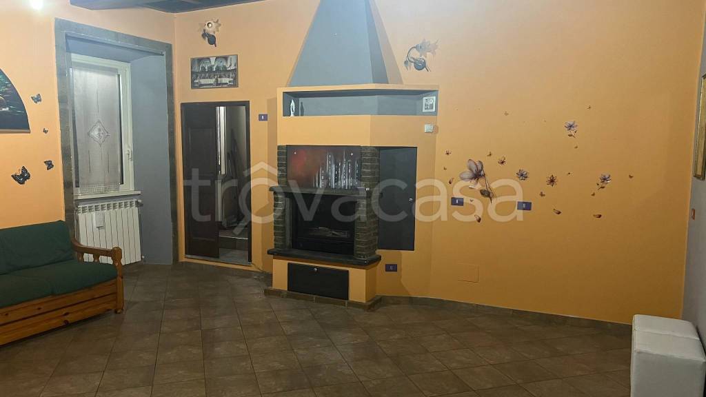 Appartamento in vendita a Castel Sant'Elia via Umberto I