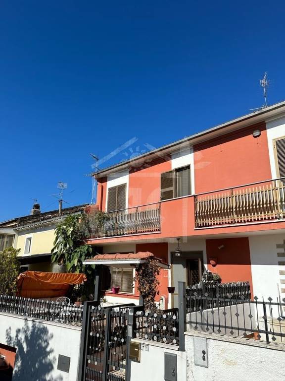 Villa Bifamiliare in vendita a Spoltore via Brecciara