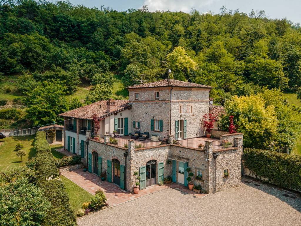 Villa in vendita a Gropparello via Gavazzini, 11