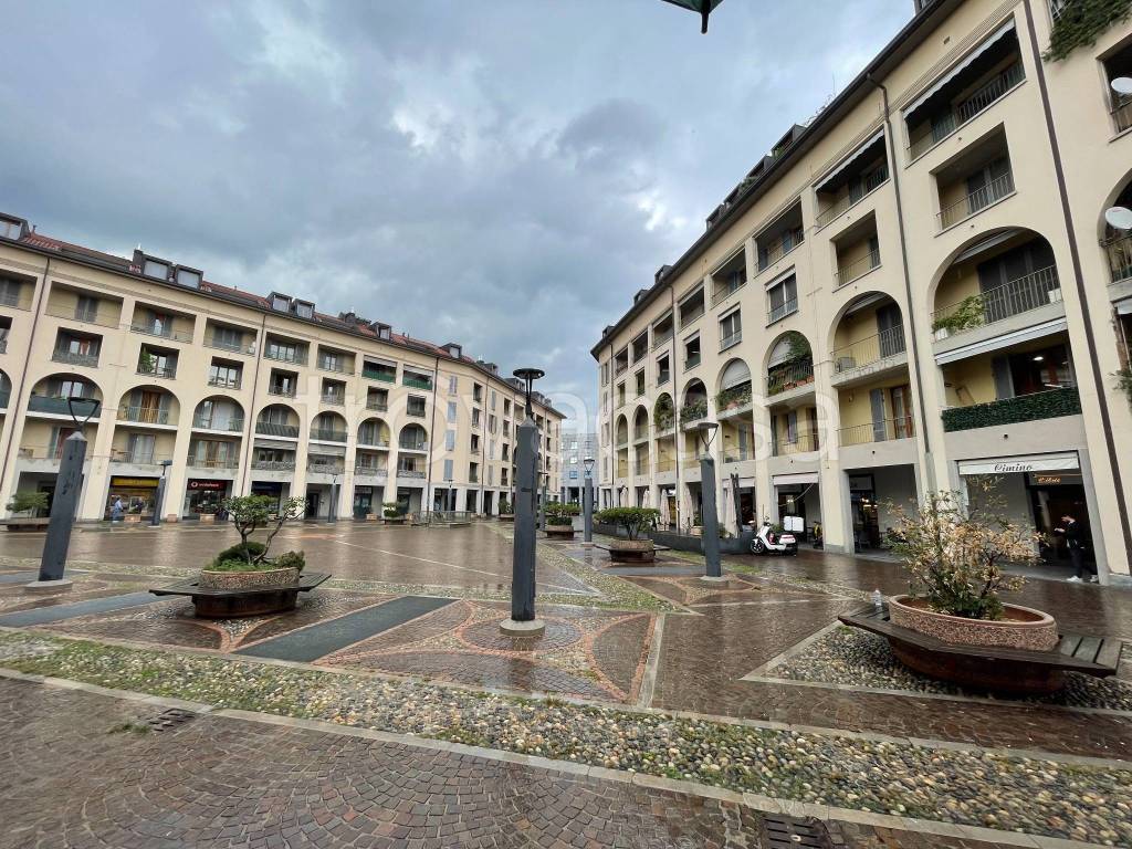 Appartamento in vendita a Bollate piazza Generale Carlo Alberto Dalla Chiesa, 13