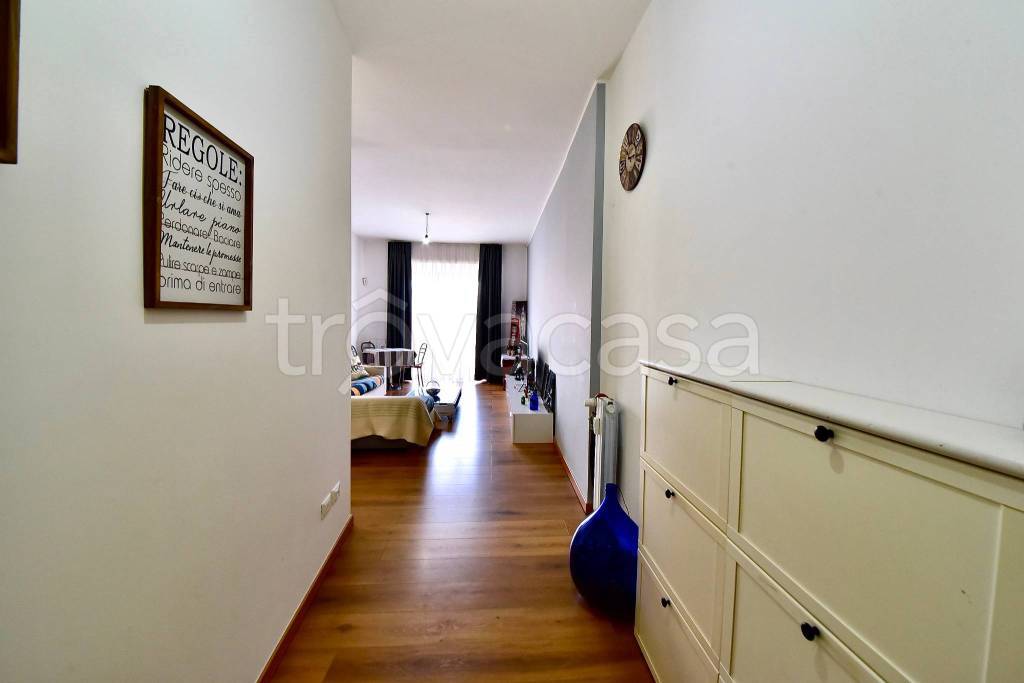 Appartamento in vendita a Barlassina via Giuseppe Garibaldi, 26