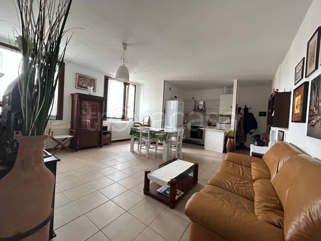 Appartamento in vendita a Parma stradello Aroldo, 2