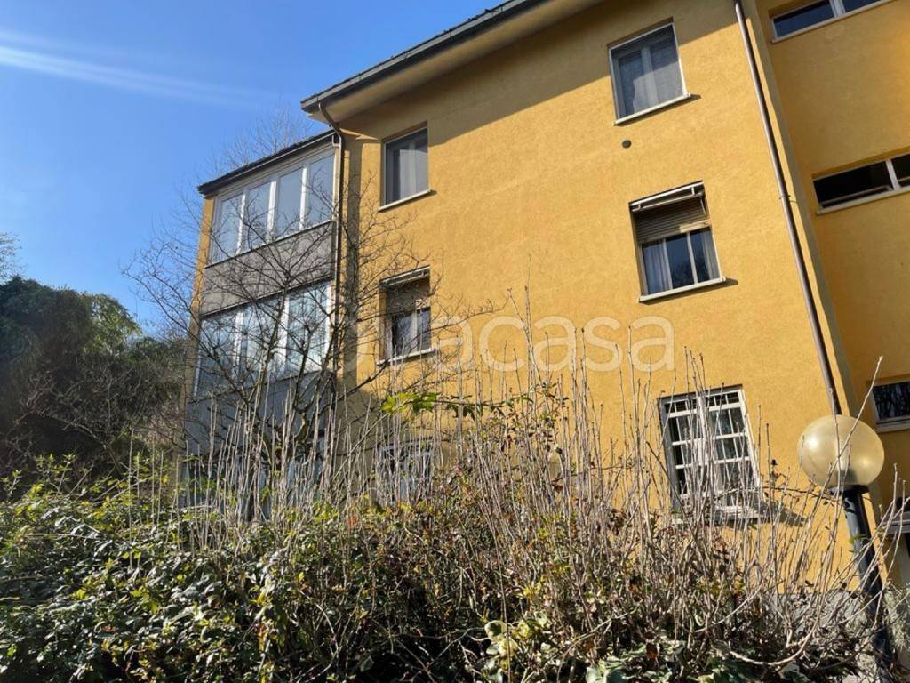 Appartamento in vendita a Bologna via degli Scalini