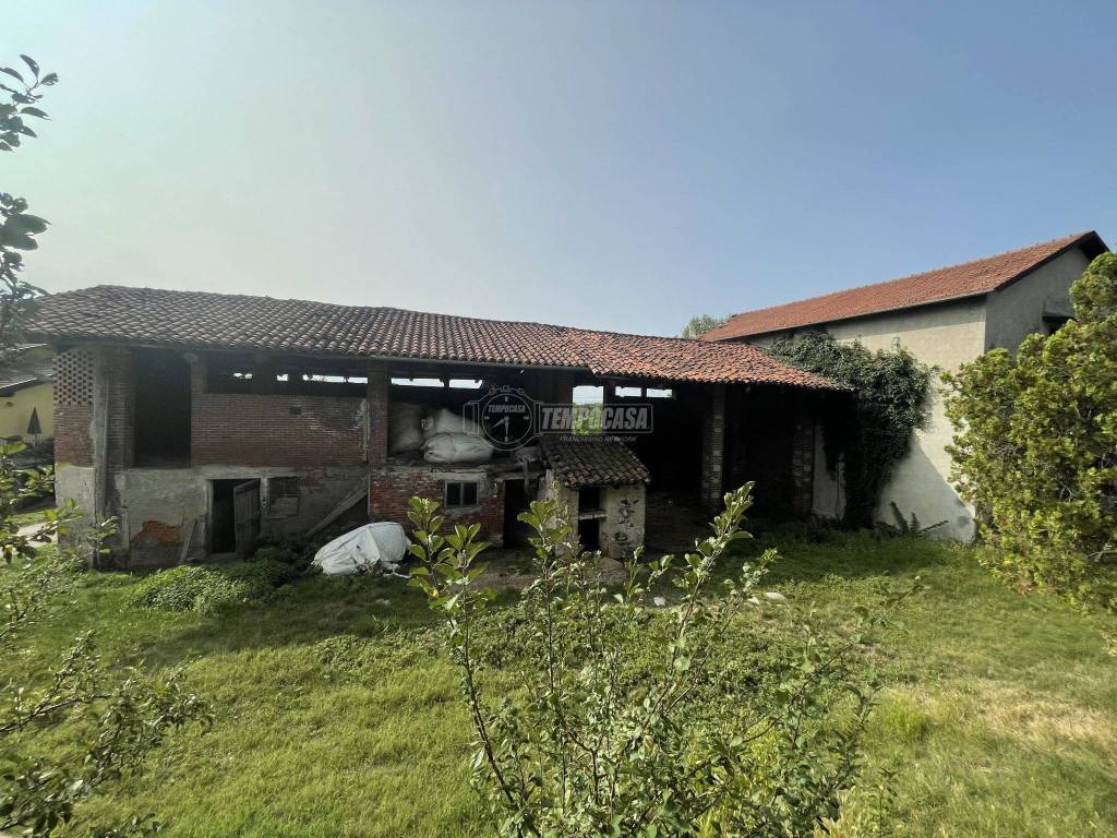 Casa Indipendente in vendita a Castellamonte via (fraz. Spineto) 55