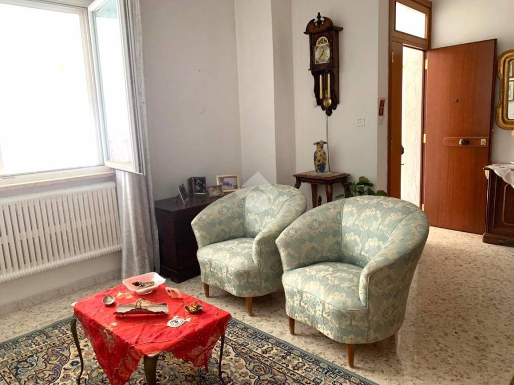 Appartamento in vendita ad Acquaviva delle Fonti via de palma francesco, 11