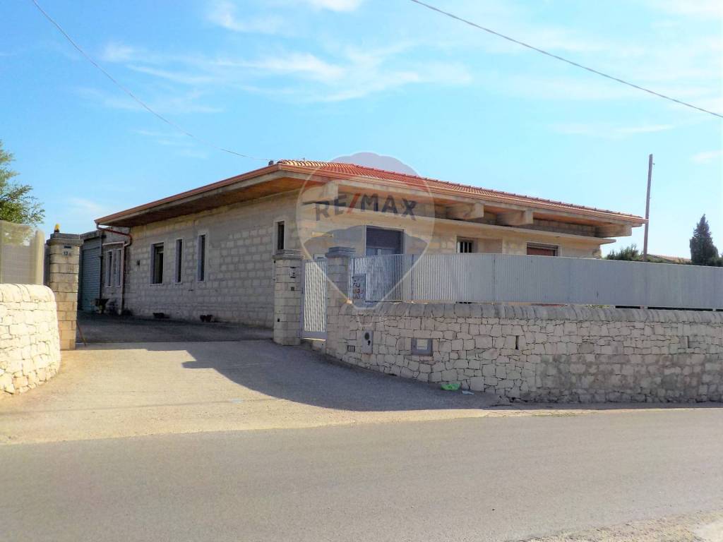 Casa Indipendente in vendita a Modica via San Giuliano Macallè Sant' Elena, 13/a