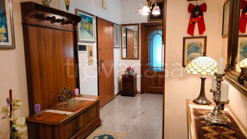 Appartamento in vendita a Novara corso Giuseppe Mazzini, 2