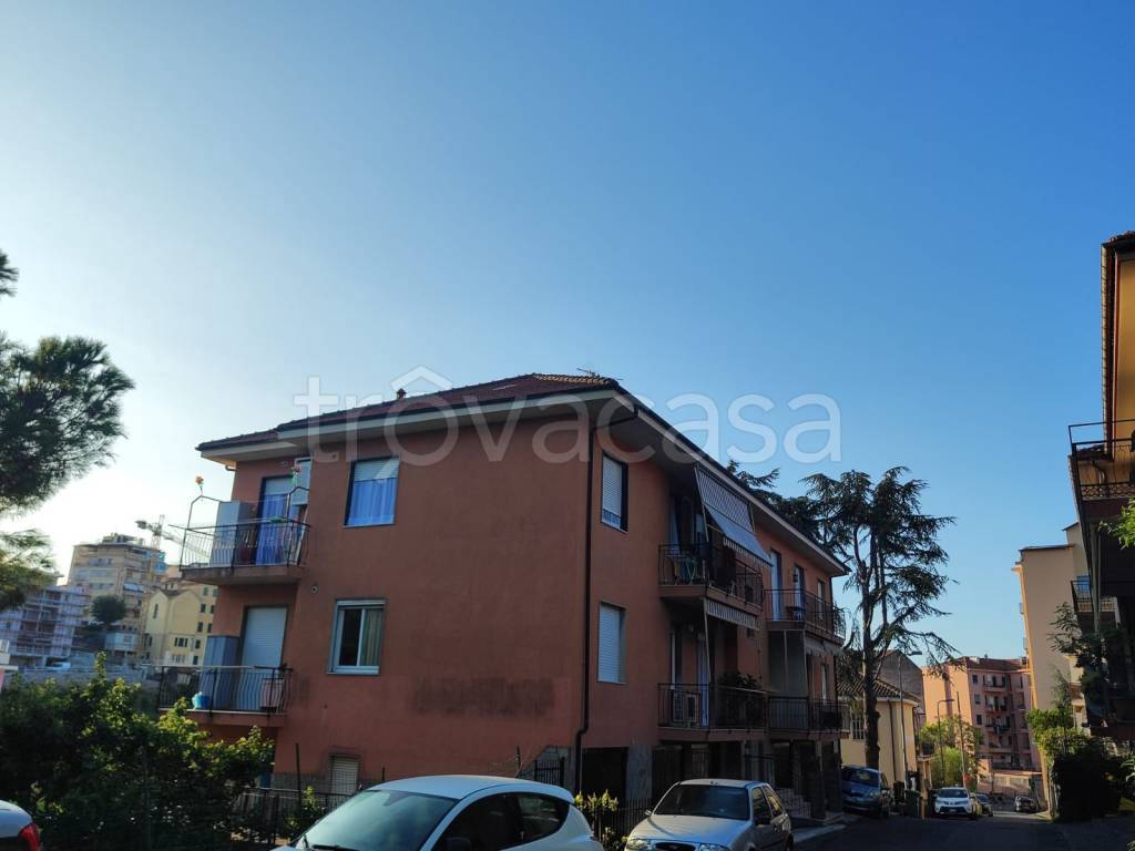 Appartamento in vendita a Imperia via degli Ulivi