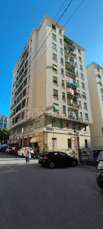 Appartamento in vendita a Genova via Benvenuto Cellini