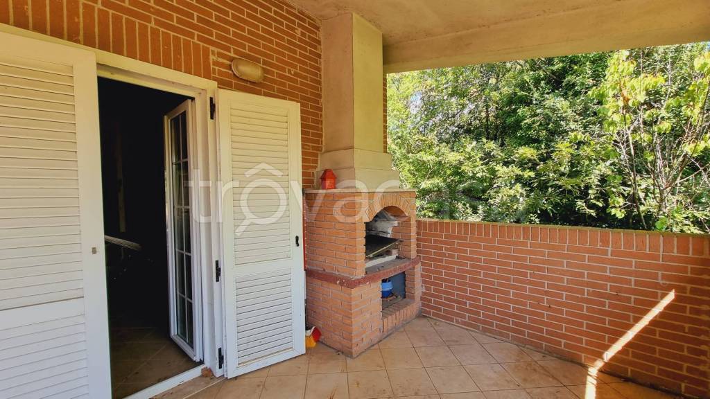 Rustico in vendita a Macchia d'Isernia via Raffaele Tullio