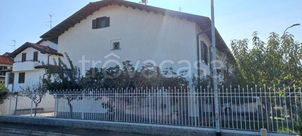 Villa a Schiera in in vendita da privato ad Albairate via Umberto Pace, 25