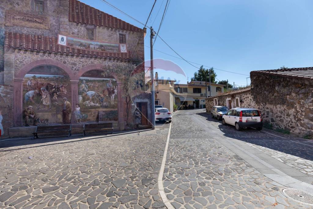 Casa Indipendente in vendita a Boroneddu via Iglesias, 2