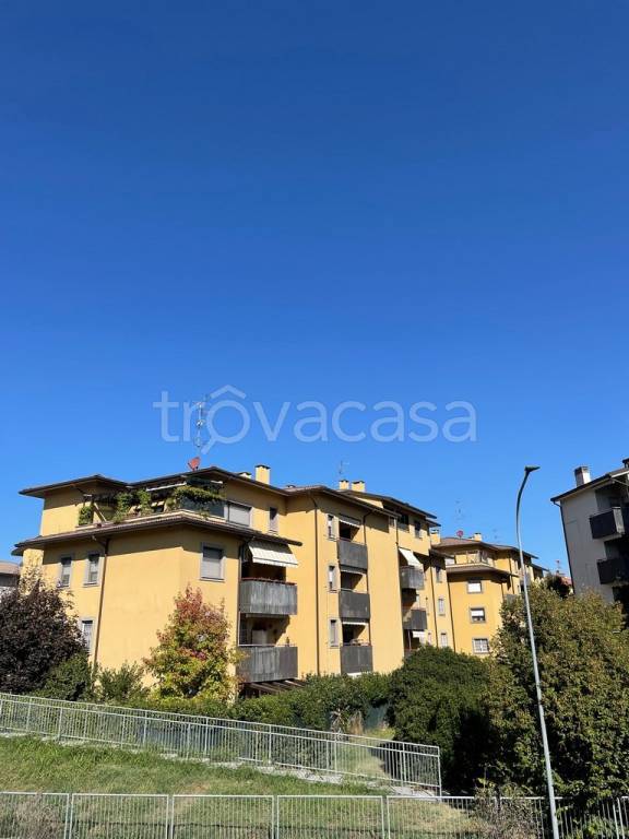 Attico in vendita a Casalecchio di Reno via della Costituzione, 14