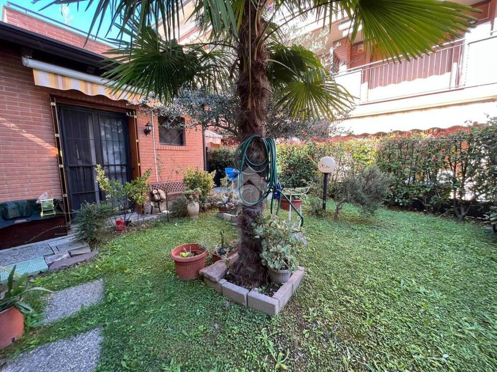 Appartamento in vendita a Giussano via Cantore General Antonio, 9