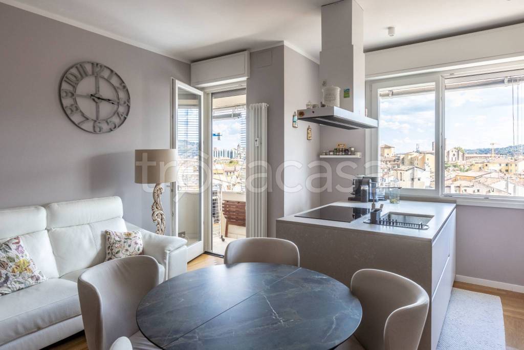 Appartamento in vendita a Bologna via Riva di Reno