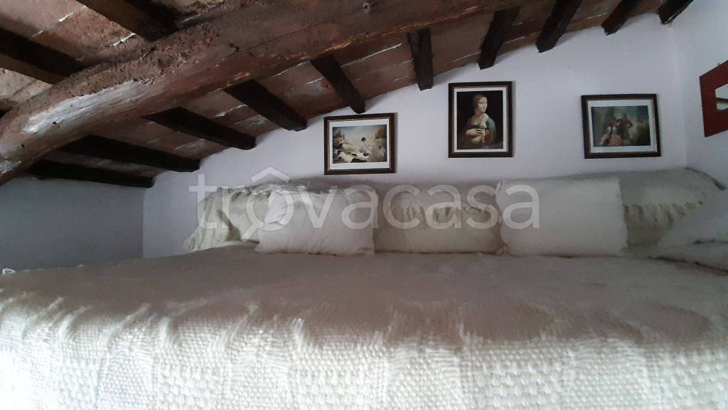 Appartamento in in vendita da privato a Ischia di Castro via del Fiore