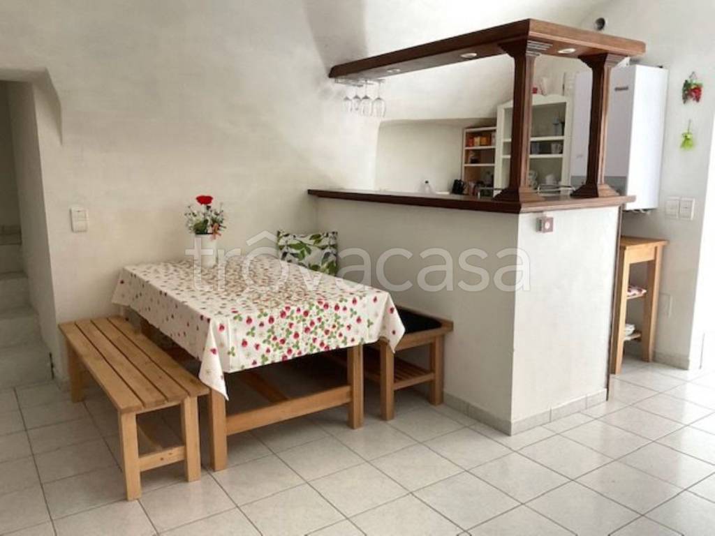 Appartamento in vendita a Caporciano via carbonara